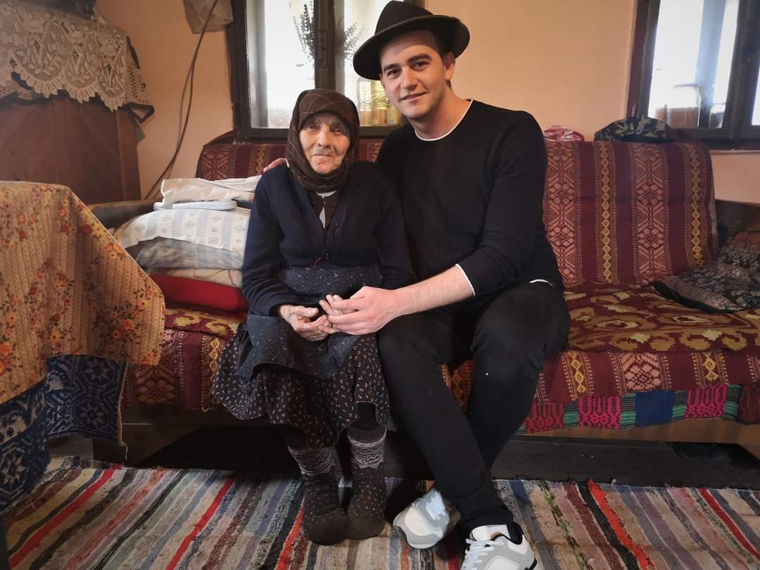 Lacrimi și flori. Bunicuța Silvia Coman, cea mai longevivă localnică ...